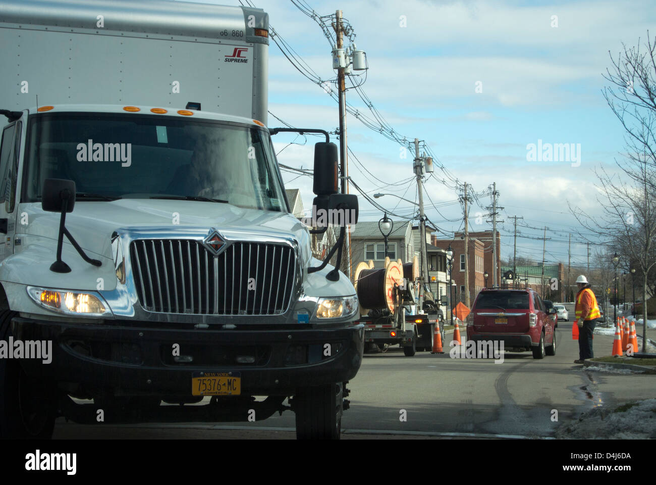 Electric utility truck hi-res stock photography and images - Alamy