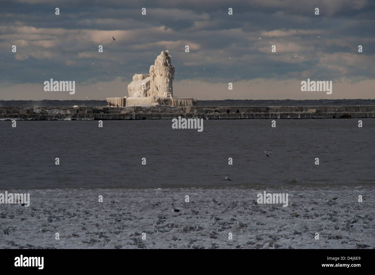 Lake erie lighthouse ice storm hi-res stock photography and images - Alamy