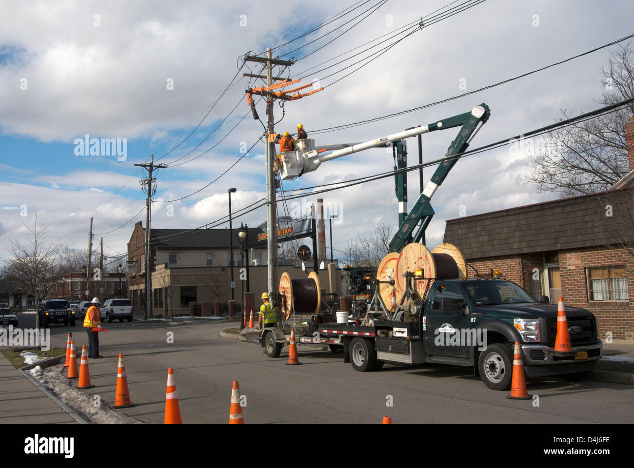 Electric utility poles hi-res stock photography and images - Alamy