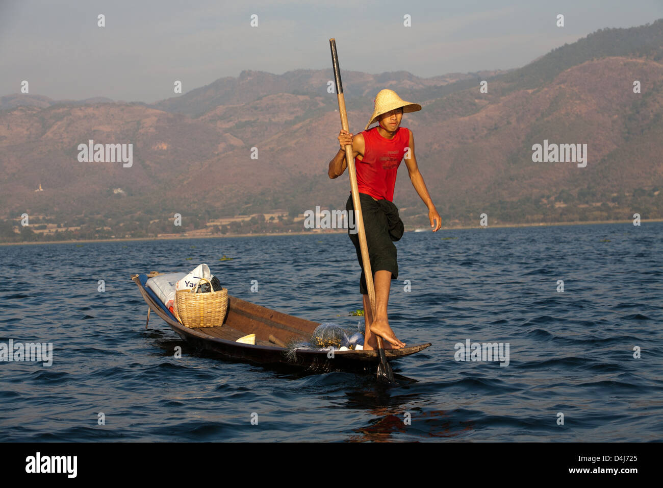 Intha fisherman fishing on Inle Lake, Myanmar (Burma Stock Photo - Alamy