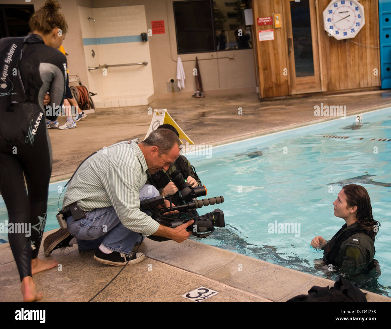 Shallow water egress training hi-res stock photography and images - Alamy