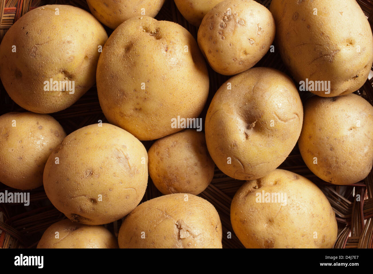 raw Yukon Gold potatoes Stock Photo - Alamy