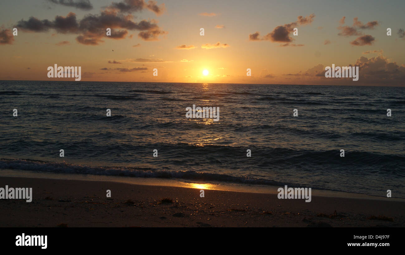 Sunrise in Miami Beach Stock Photo - Alamy