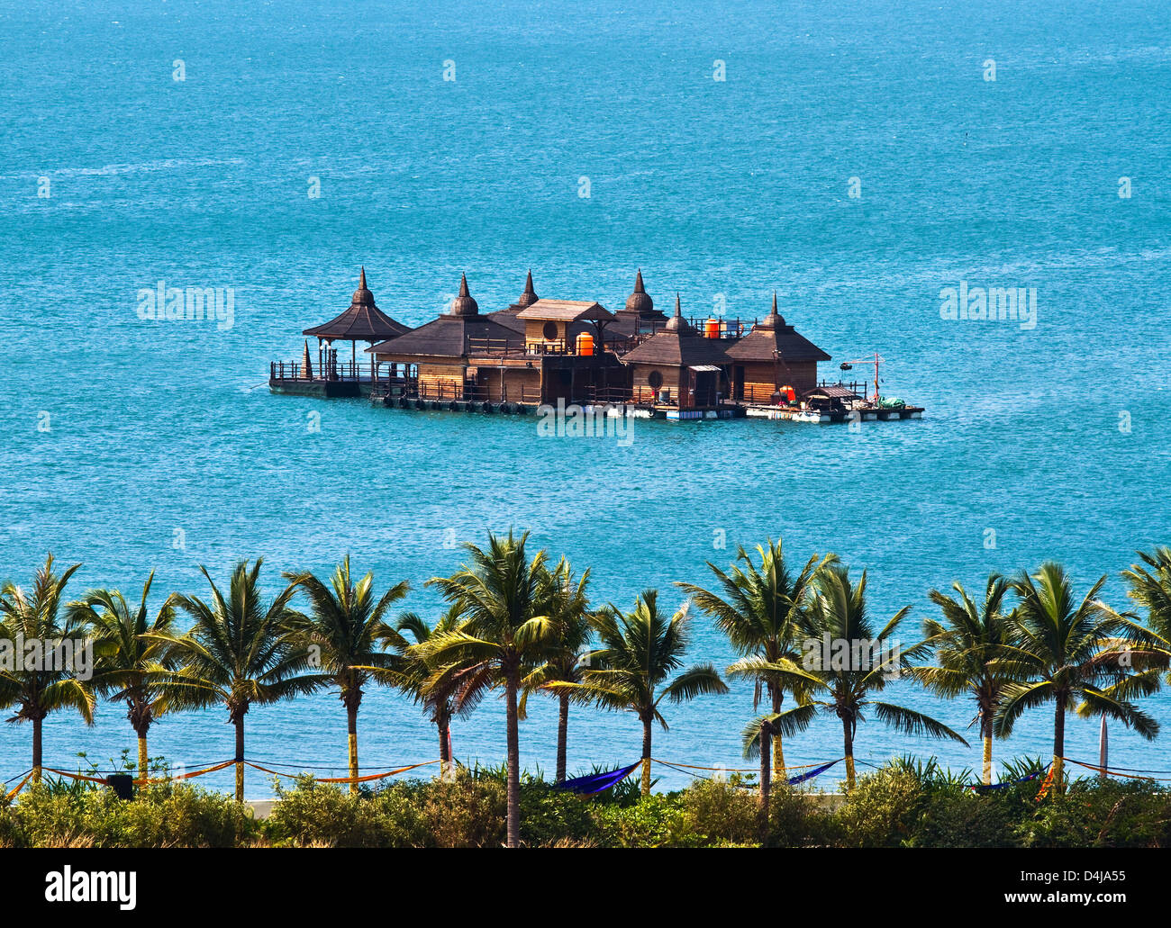 Cottages by the sea beach resort hi-res stock photography and images ...