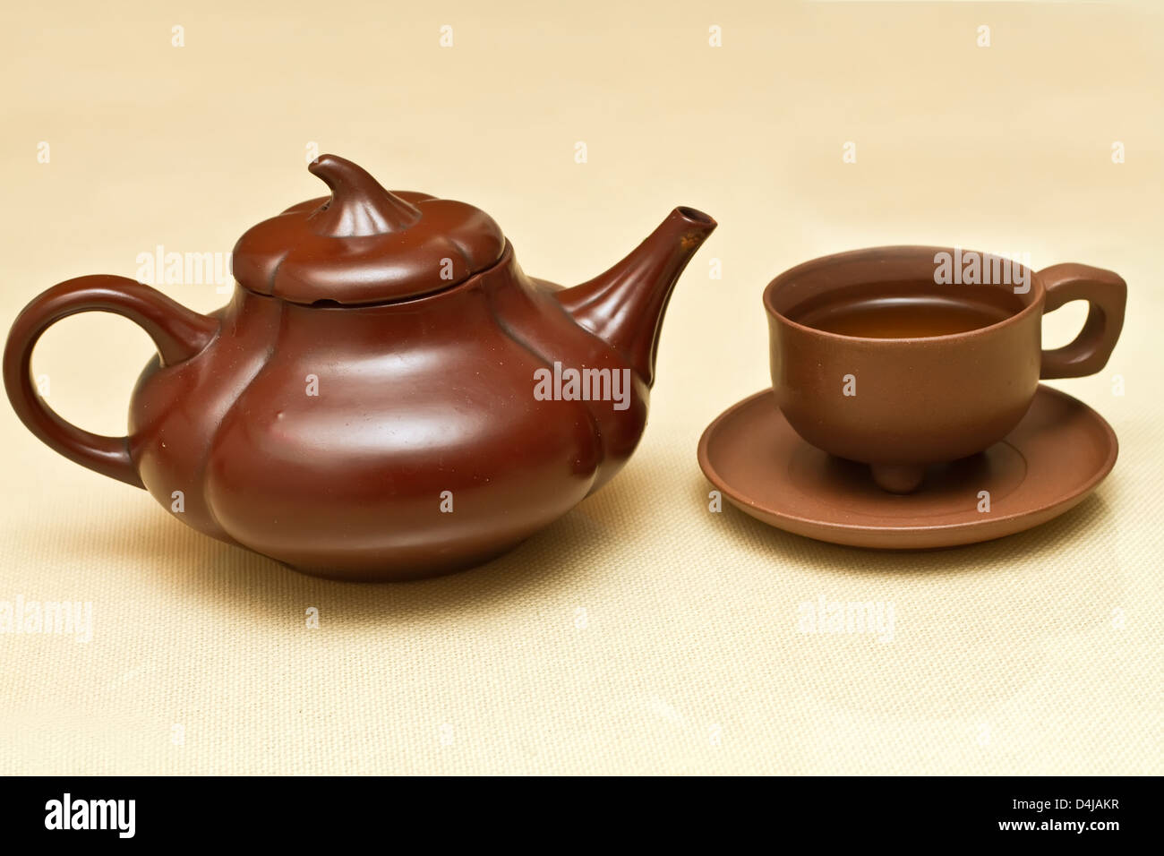 Photo of traditional Chinese tea cup and tea pot Stock Photo - Alamy