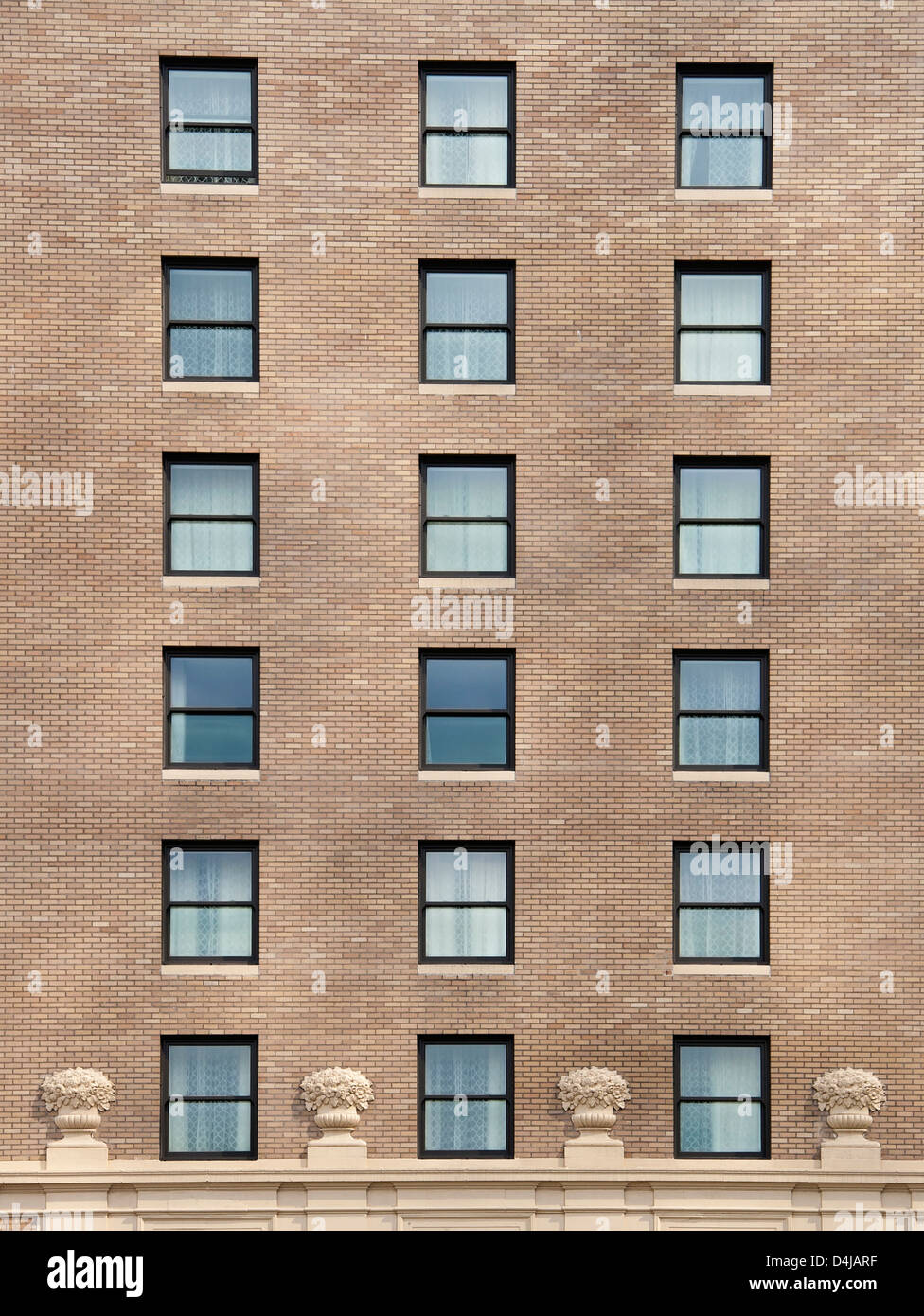 Windows classic buildings in hi-res stock photography and images - Alamy