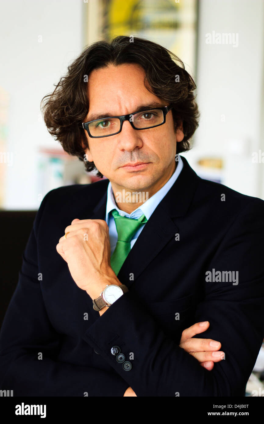 Real camera company hi-res stock photography and images - Alamy