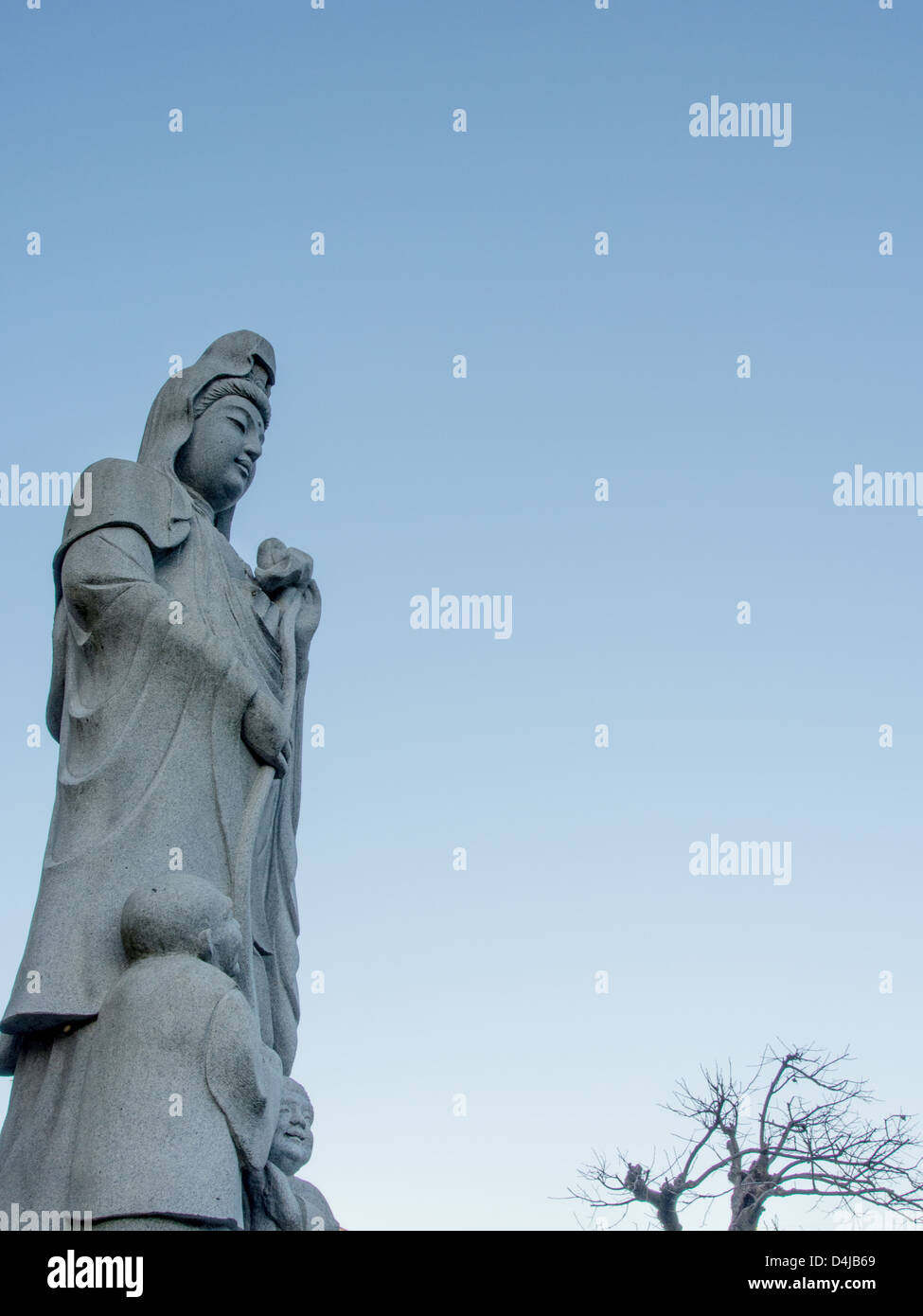 Statue of the goddess of kannon hi-res stock photography and images - Alamy