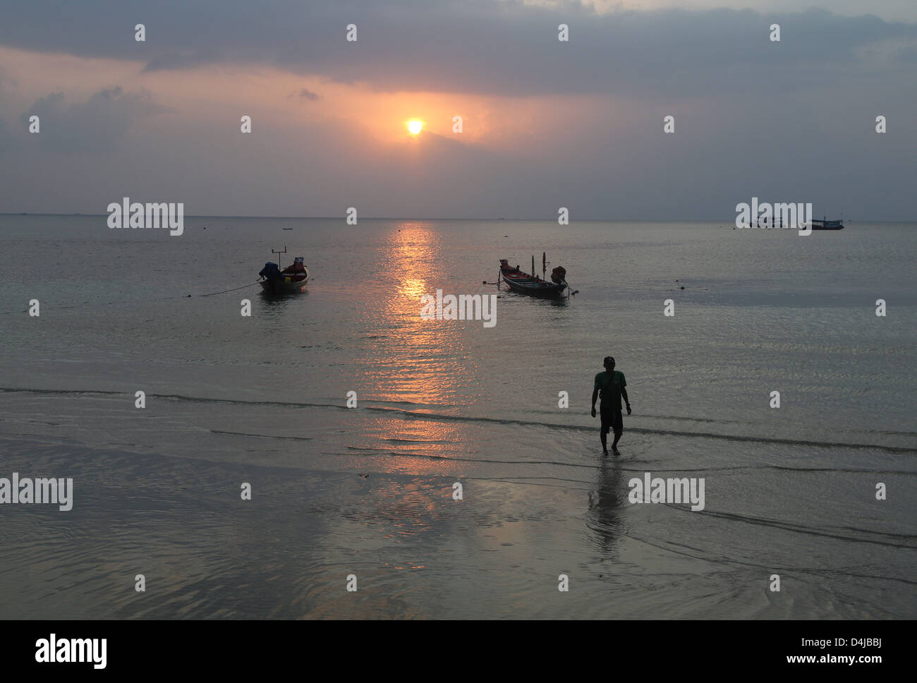 Sunset at Sairee Beach, Koh Tao, Thailand Stock Photo - Alamy