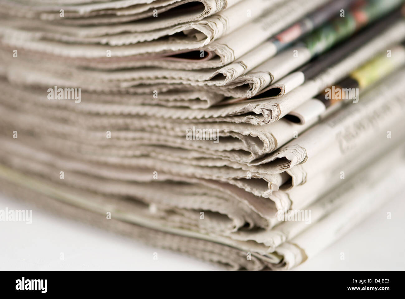 Newspaper and string hi-res stock photography and images - Alamy