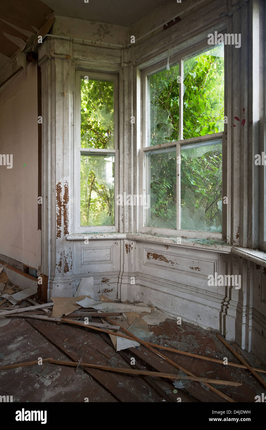An ornate window in a forgotten farmhouse in Ontario, Canada Stock ...