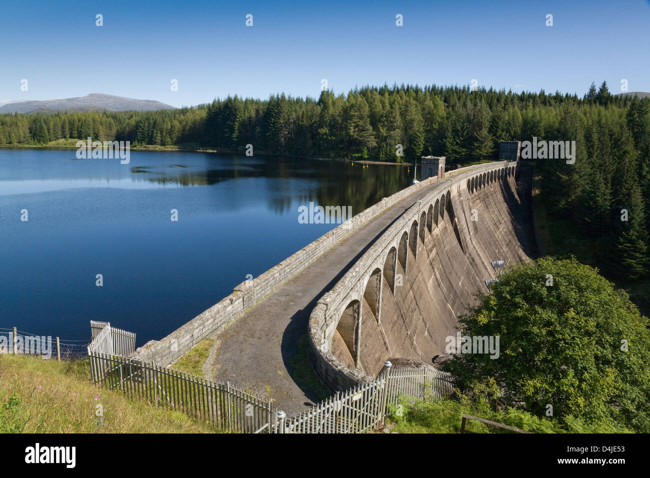 Loch laggan dam hi-res stock photography and images - Alamy