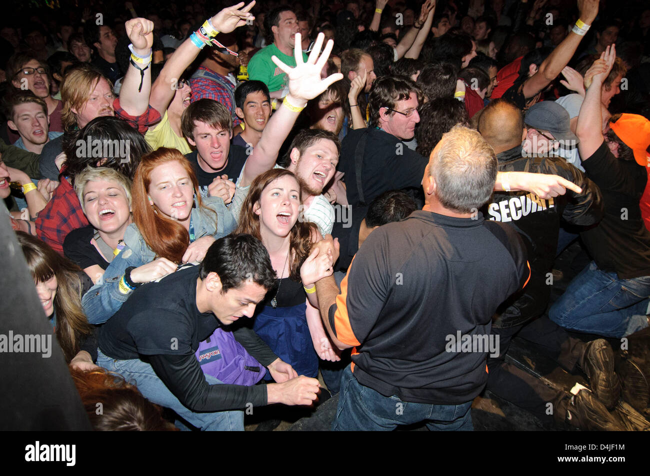 The crowd goes wild hi-res stock photography and images - Alamy