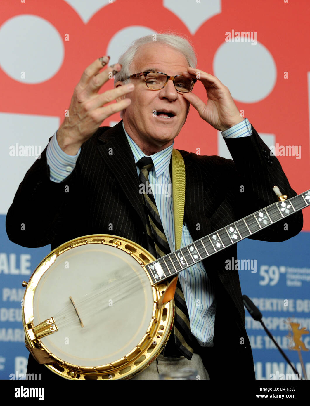 Steve martin banjo hi-res stock photography and images - Alamy