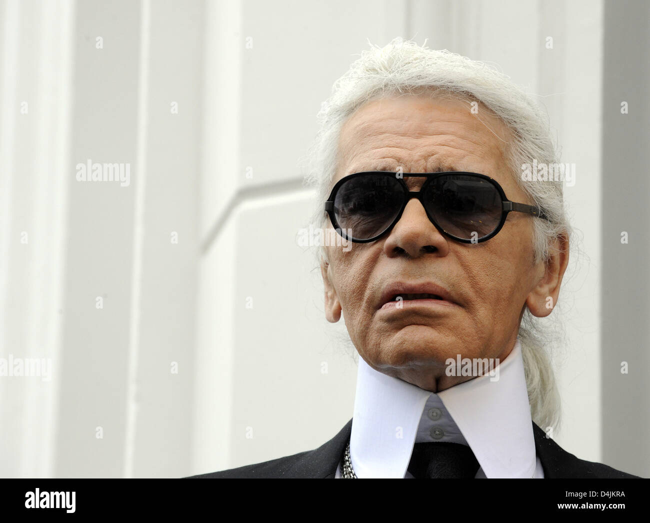 Fashion designer Karl Lagerfeld pictured in front of the ?Old Mansion ...