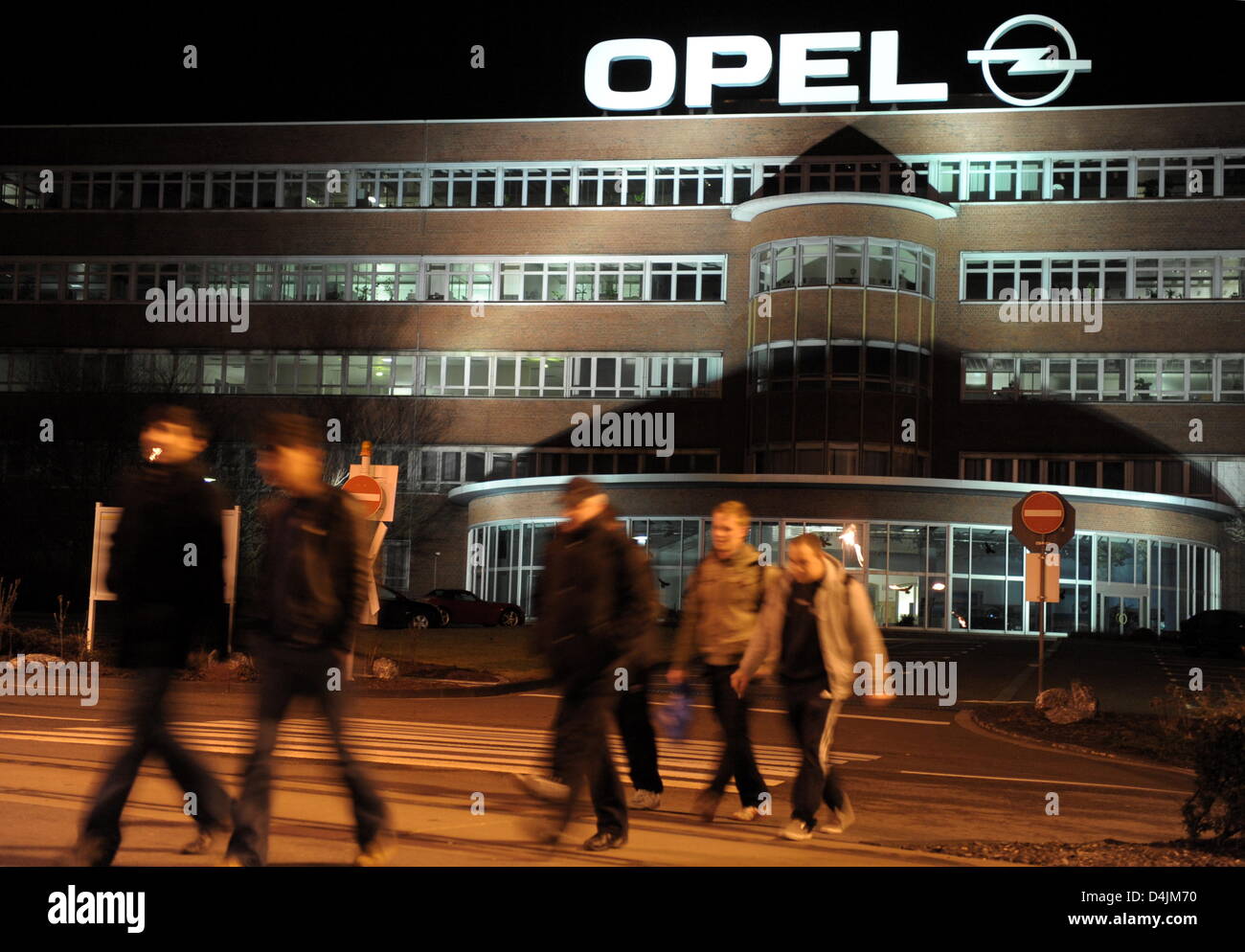 Night shift factory hi-res stock photography and images - Alamy