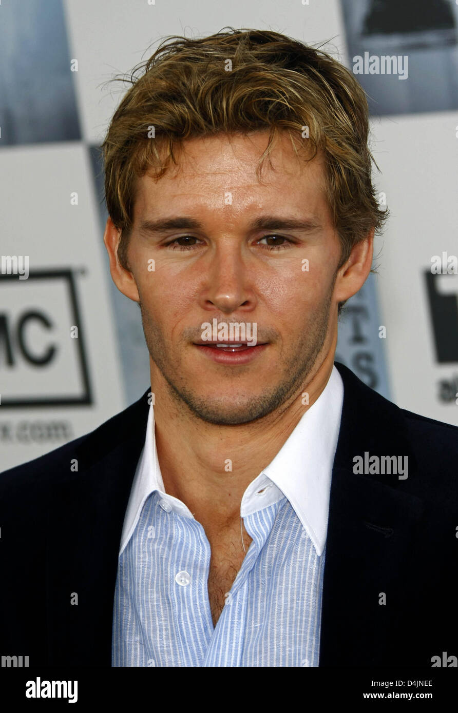 Male celebrity actor beach hi-res stock photography and images - Alamy