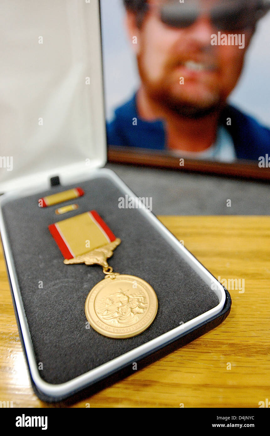 Lifesaving medal hi-res stock photography and images - Alamy