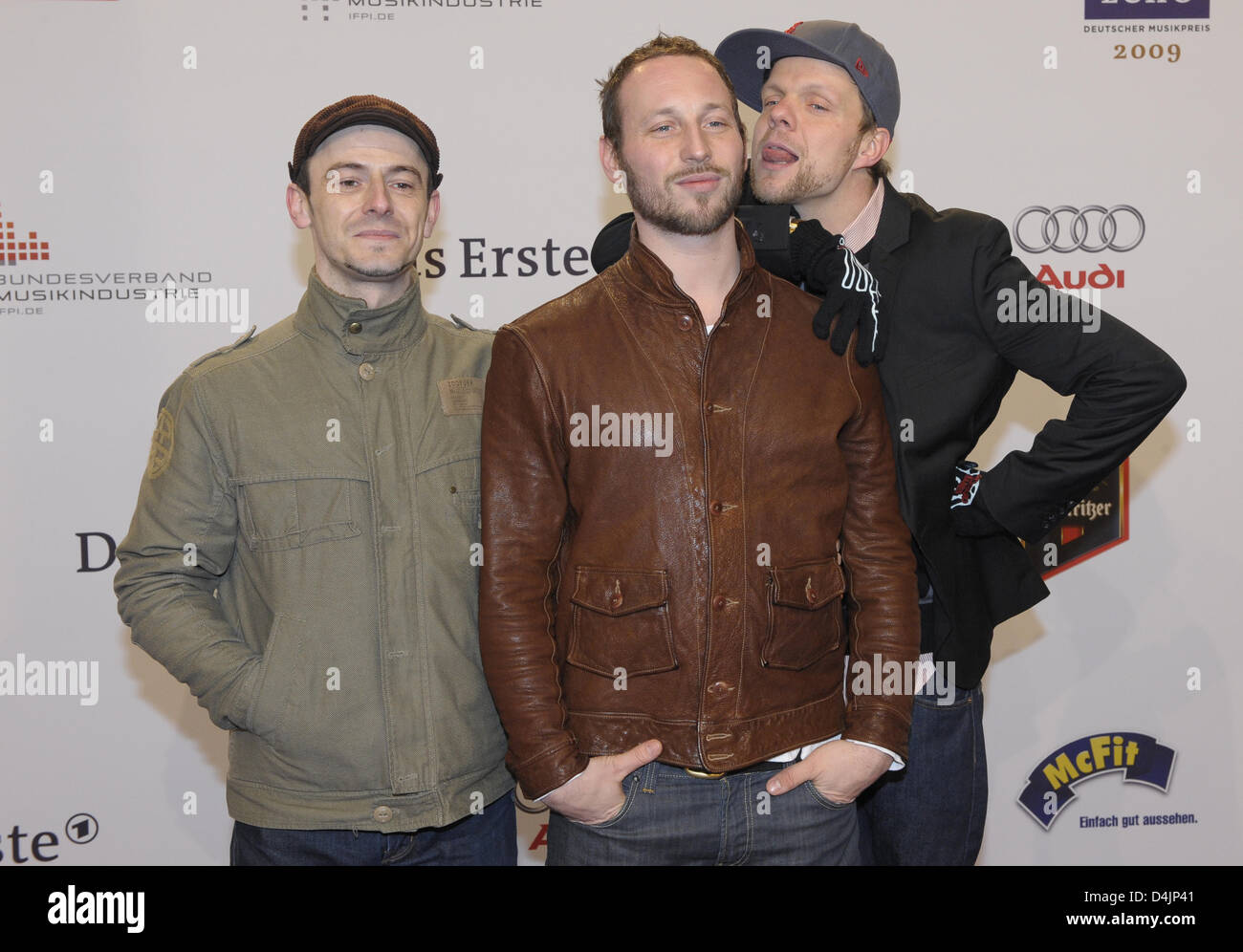 Arts culture entertainment ace music celebrities evening dress smiling ...