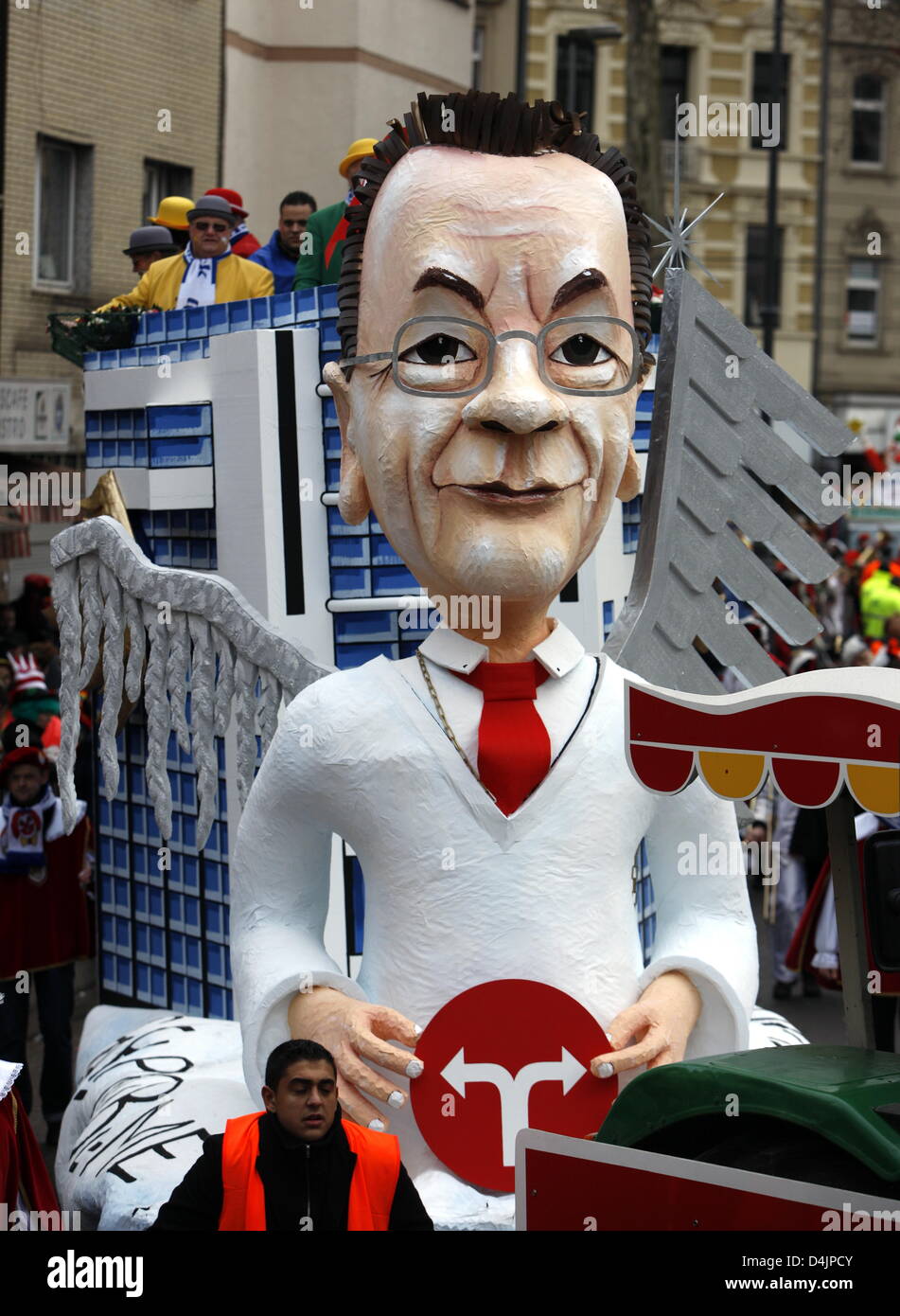 A float displays a figure of SPD (German Social Democratic Party ...