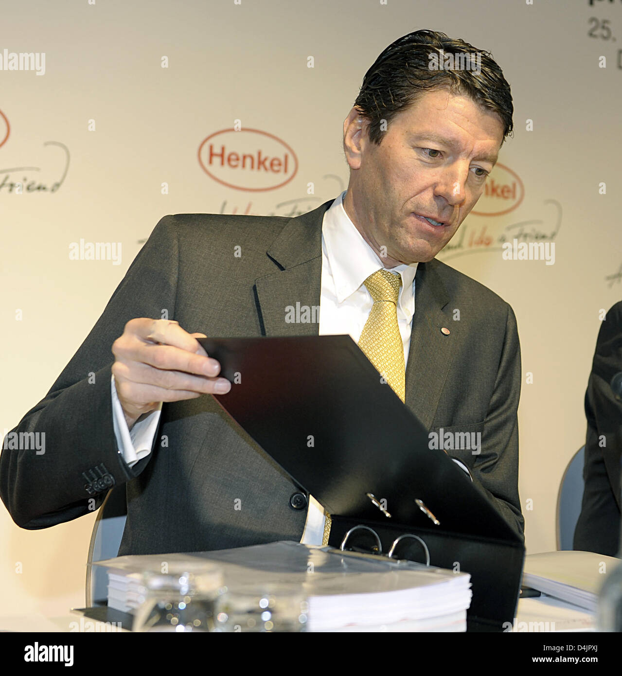 Henkel-CEO Kasper Rorsted presents the 2008 business figures during a ...