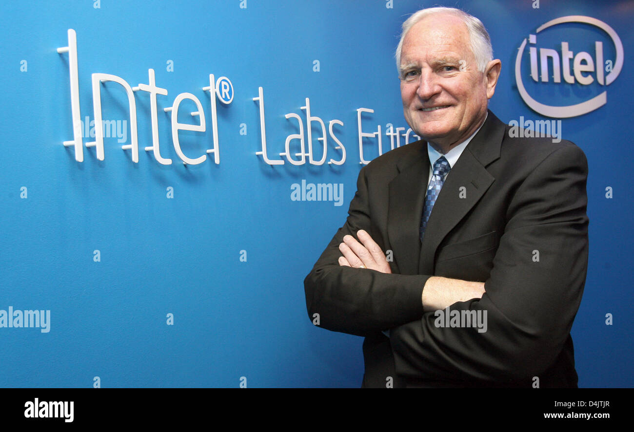 Craig Barrett, Chairman of Intel?s board of administration, speaks ...