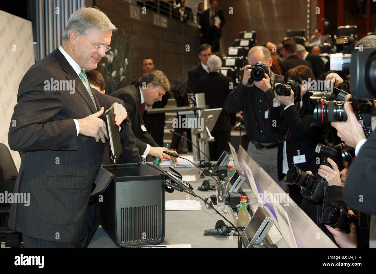 Bayer CEO Werner Wenning arrives for the company?s annual balance press ...