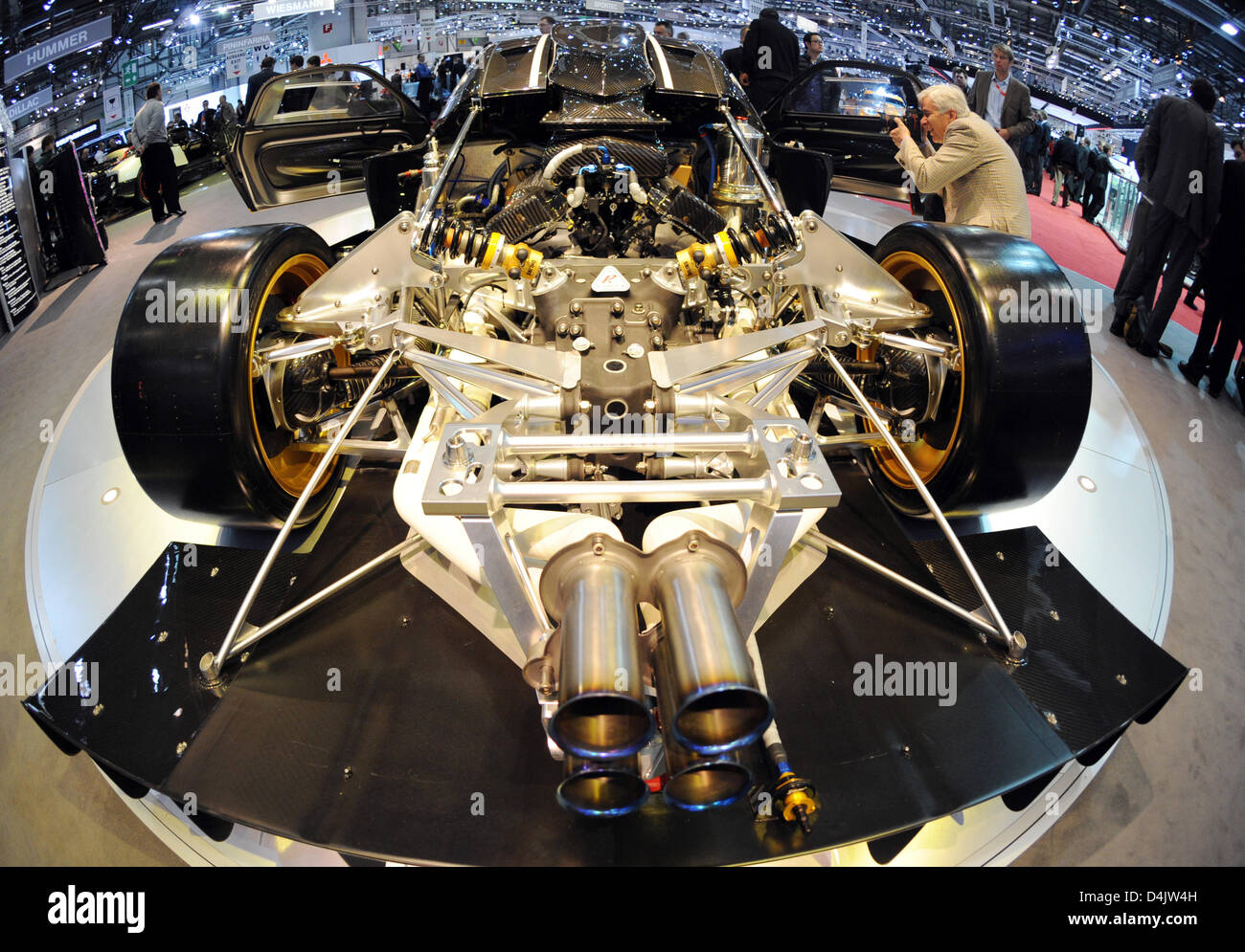 Pagani Zonda R Engine