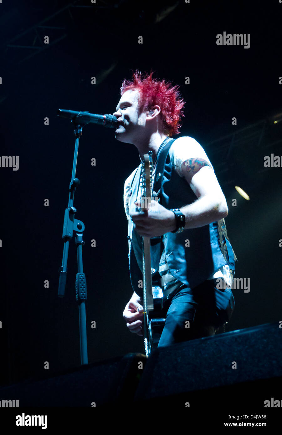Sum 41 lead singer whibley hi-res stock photography and images - Alamy