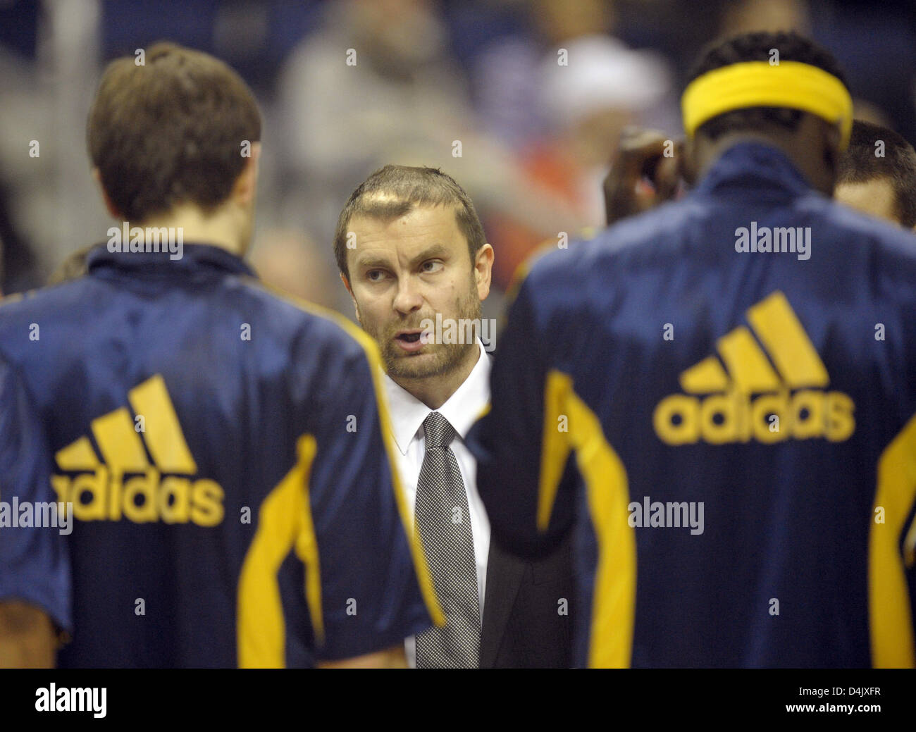 Berlin?s head coach Luka Pavicevic (C) pictured in the EuroLeague match ...