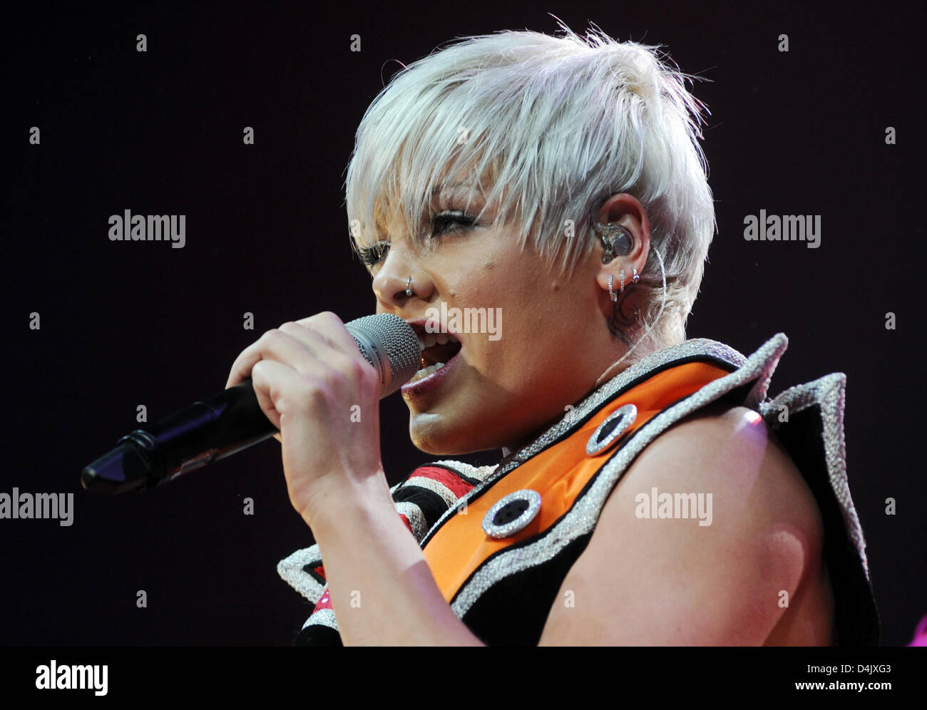 Us album charts hi-res stock photography and images - Alamy