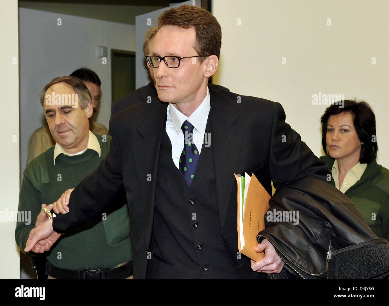 Defendant of the ?Klatten-Trial? Helg Sgarbi (C) enters a court room of ...