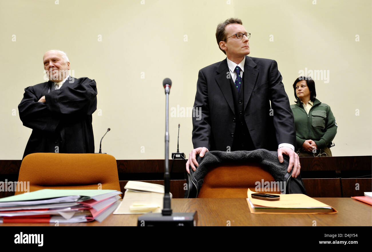 Defendant of the ?Klatten-Trial? Helg Sgarbi (C) waits in a court room ...