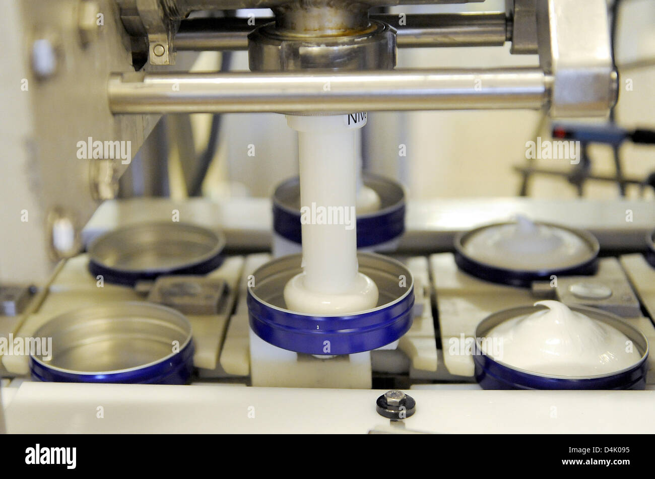 ?Nivea? tins are filled in a production plant of Beiersdorf AG in ...