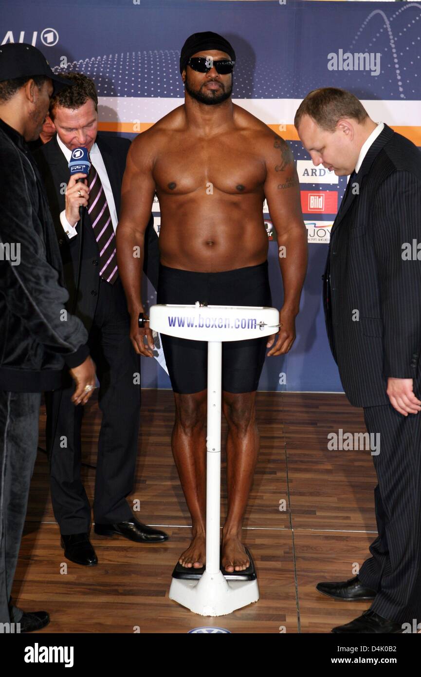 Lamon brewster hi-res stock photography and images - Alamy