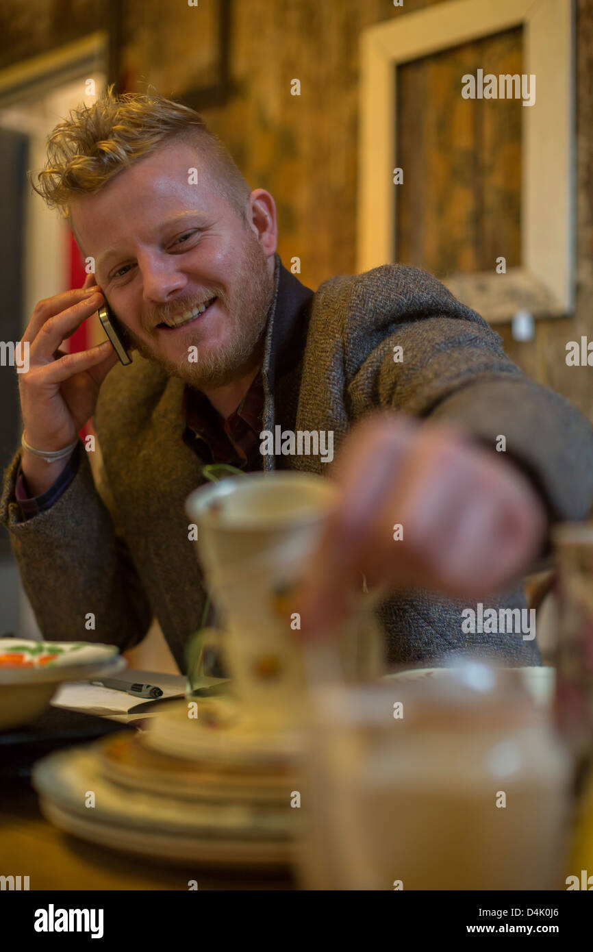 Table talker hi-res stock photography and images - Alamy