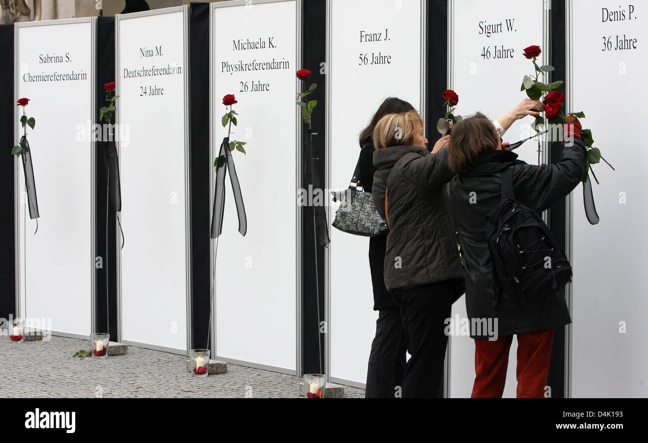 Two women express their grief for the victims of the Winnenden rampage ...