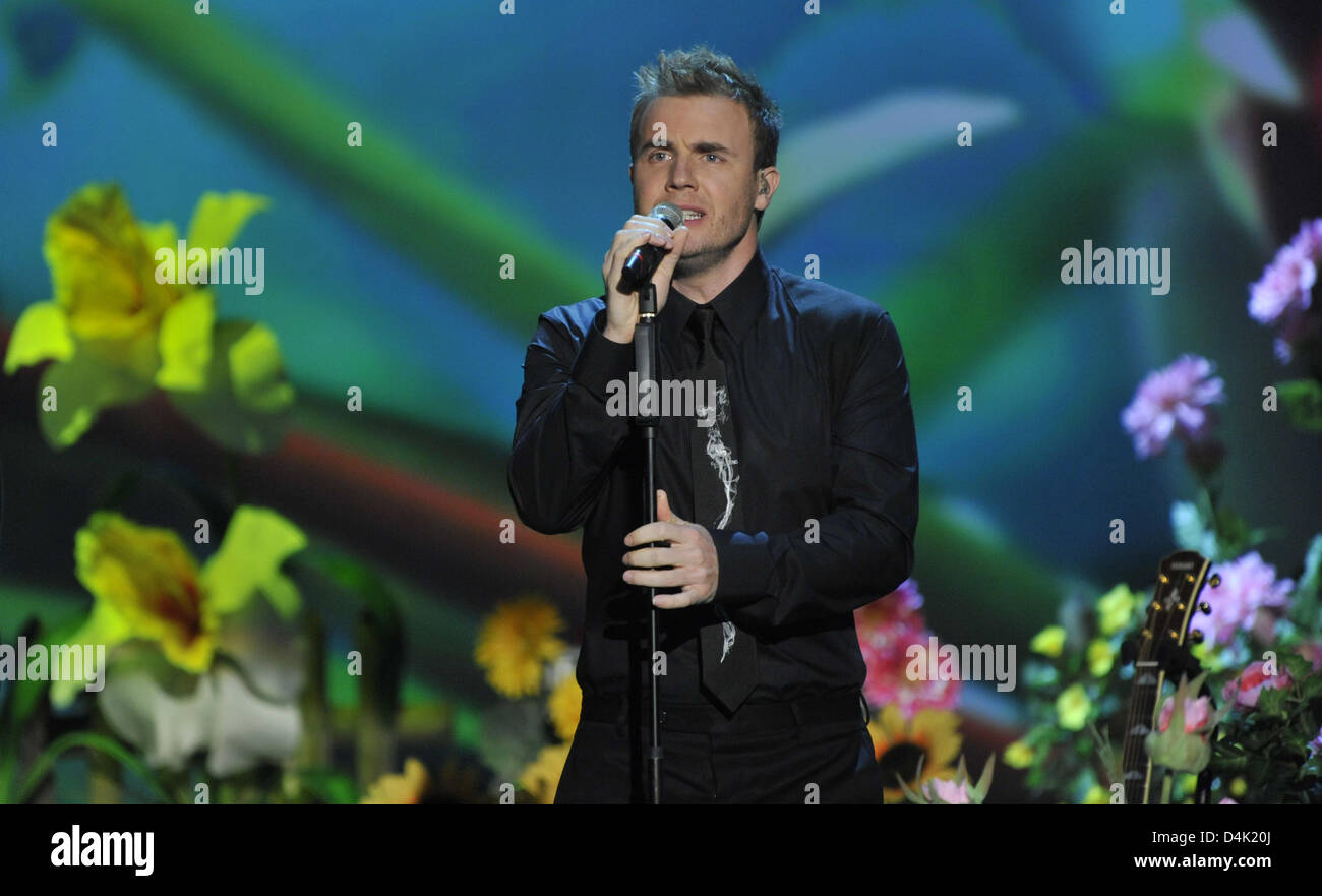 Gary barlow hi-res stock photography and images - Alamy