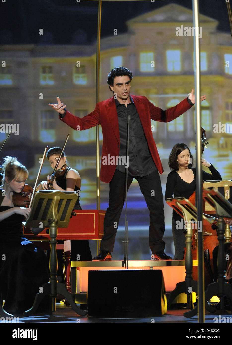 Rolando villazón performing hi-res stock photography and images - Alamy
