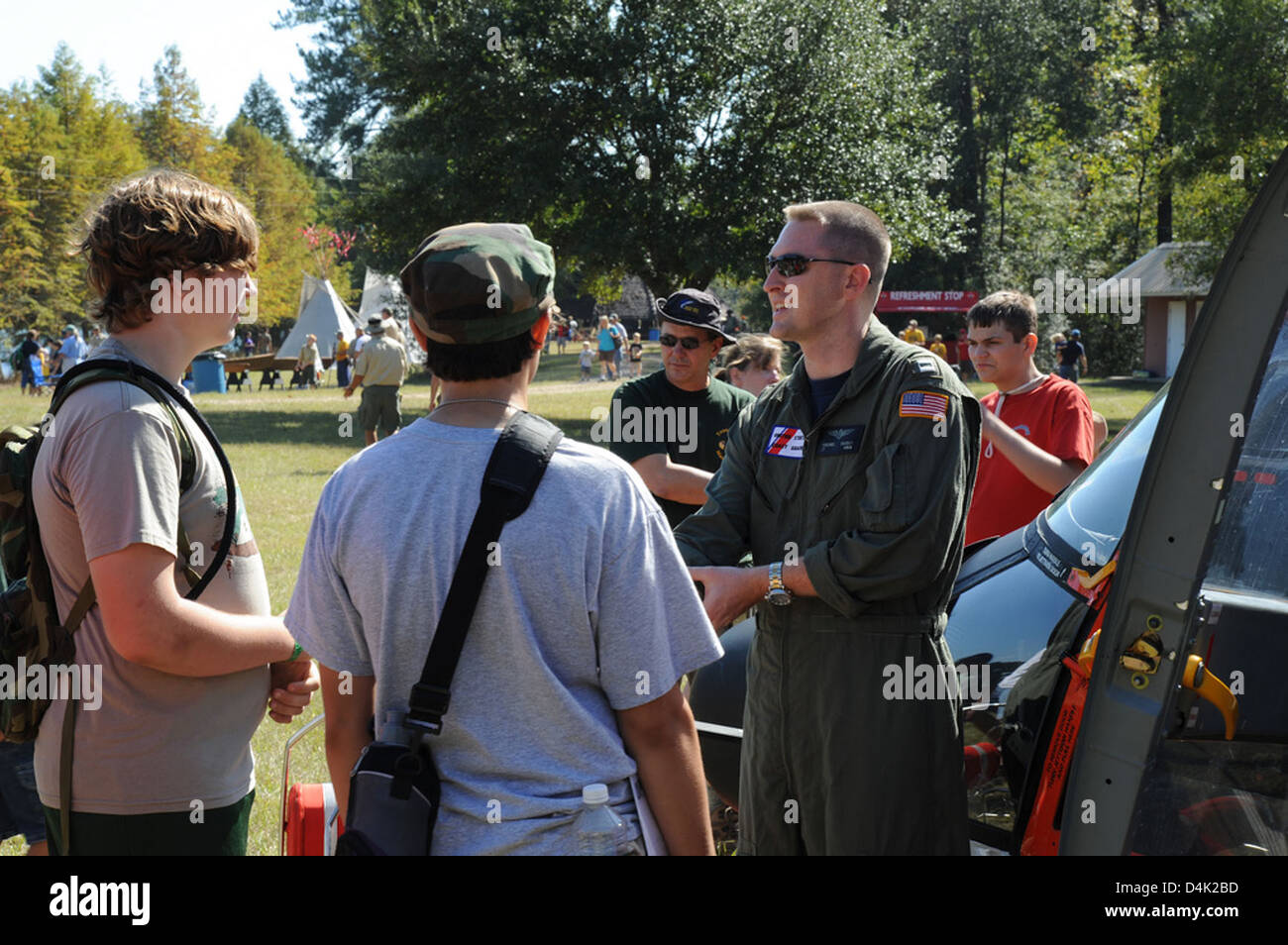 Boys scouts hi-res stock photography and images - Alamy