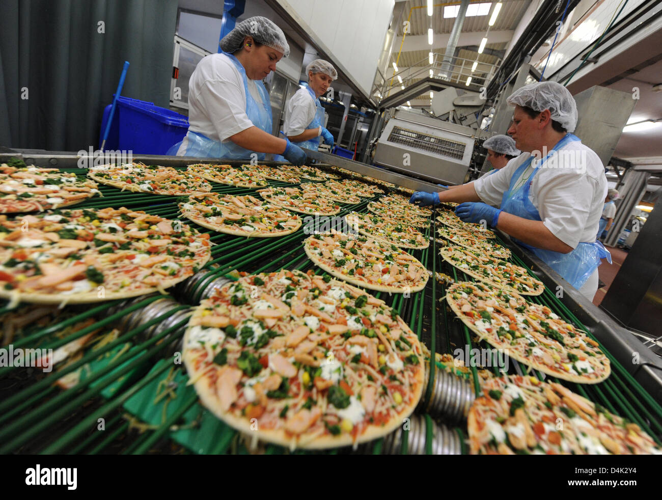 Food production line pizza hi-res stock photography and images - Alamy