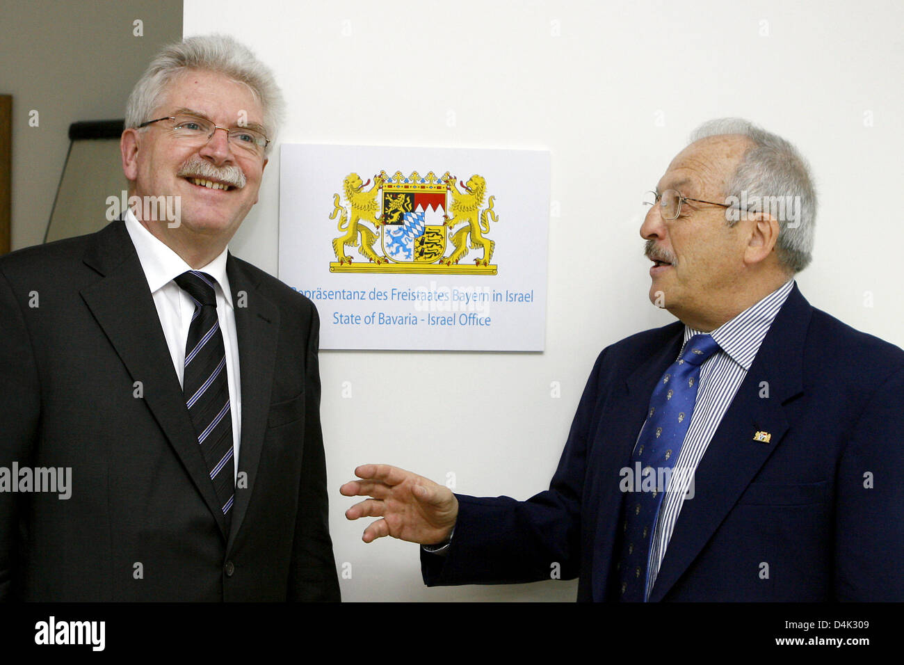 Economy Minister of Bavaria, Martin Zeil (L), and director of the new ...
