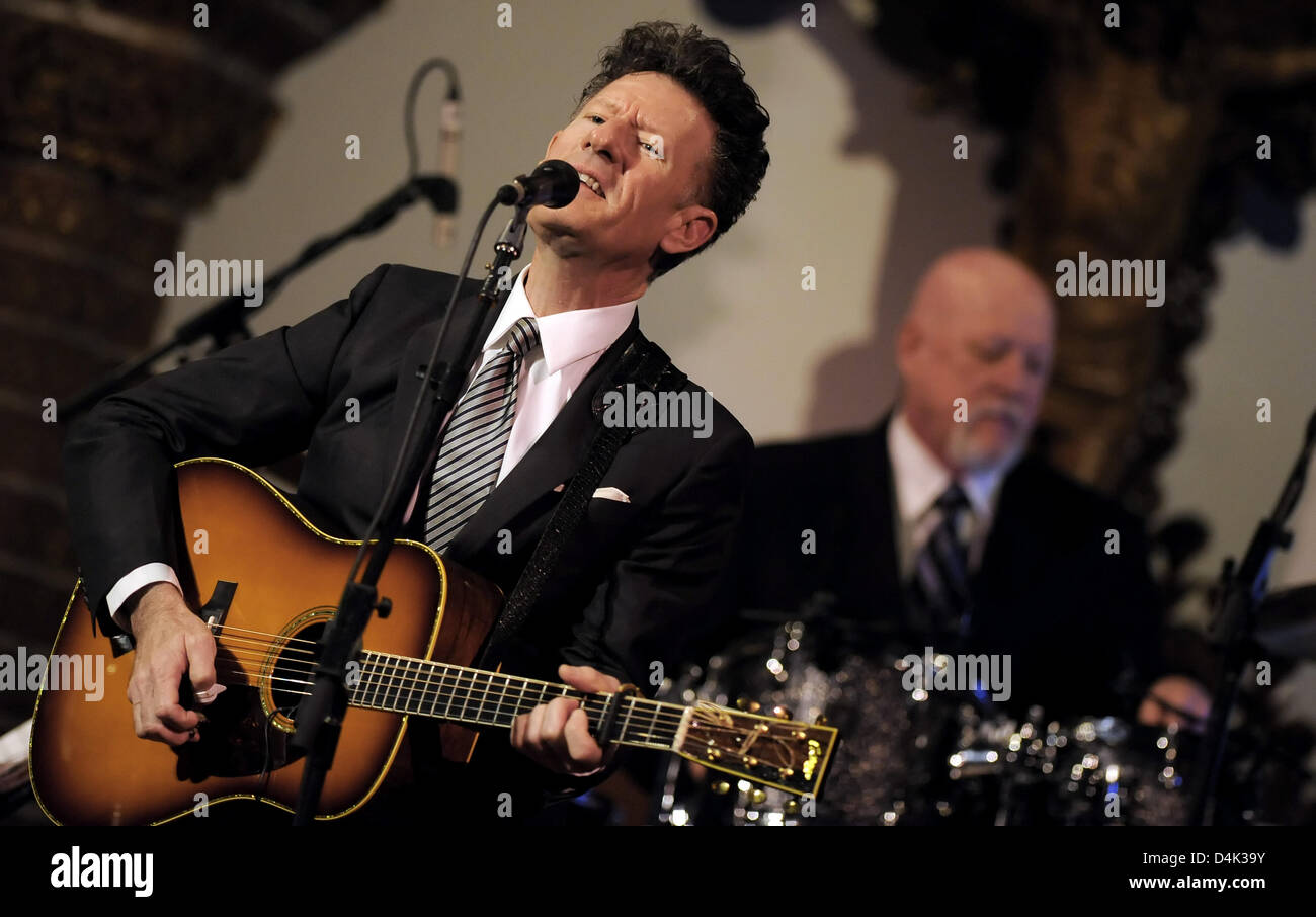 Lyle lovett hi-res stock photography and images - Alamy