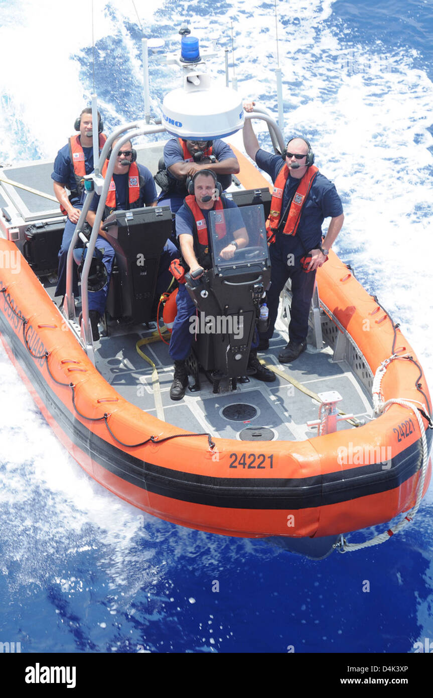 Coast guard cutter dauntless hi-res stock photography and images - Alamy