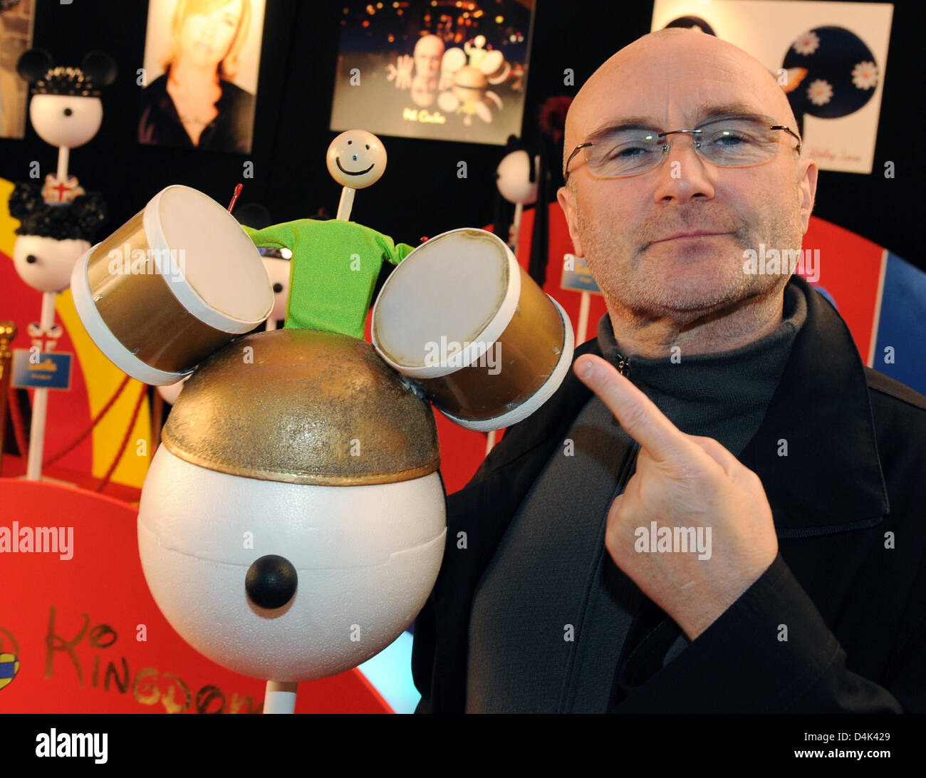 Celebrities at disneyland hi-res stock photography and images - Alamy