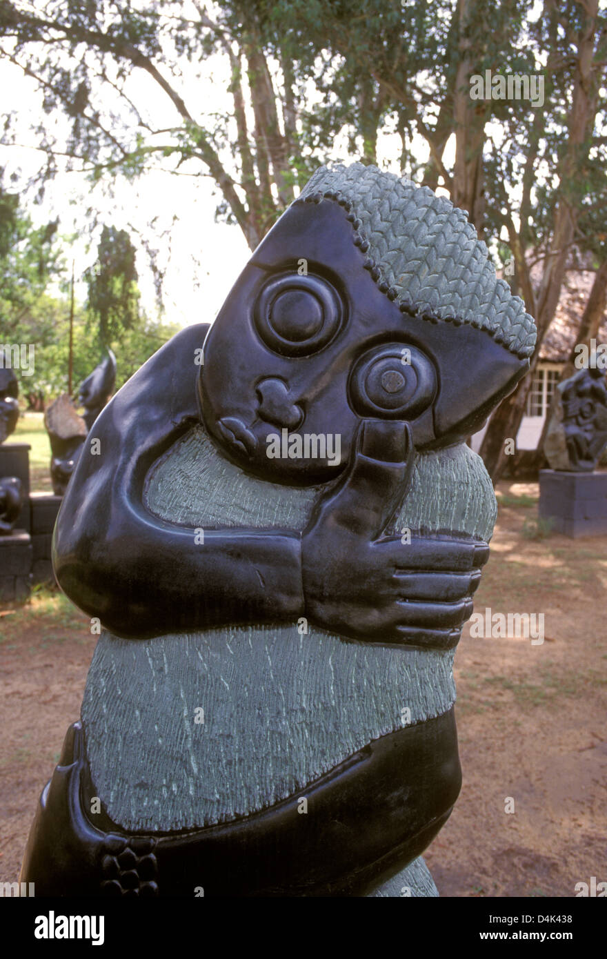 Shona sculpture, Shona statue, Chapungu Sculpture Park, city of Harare ...