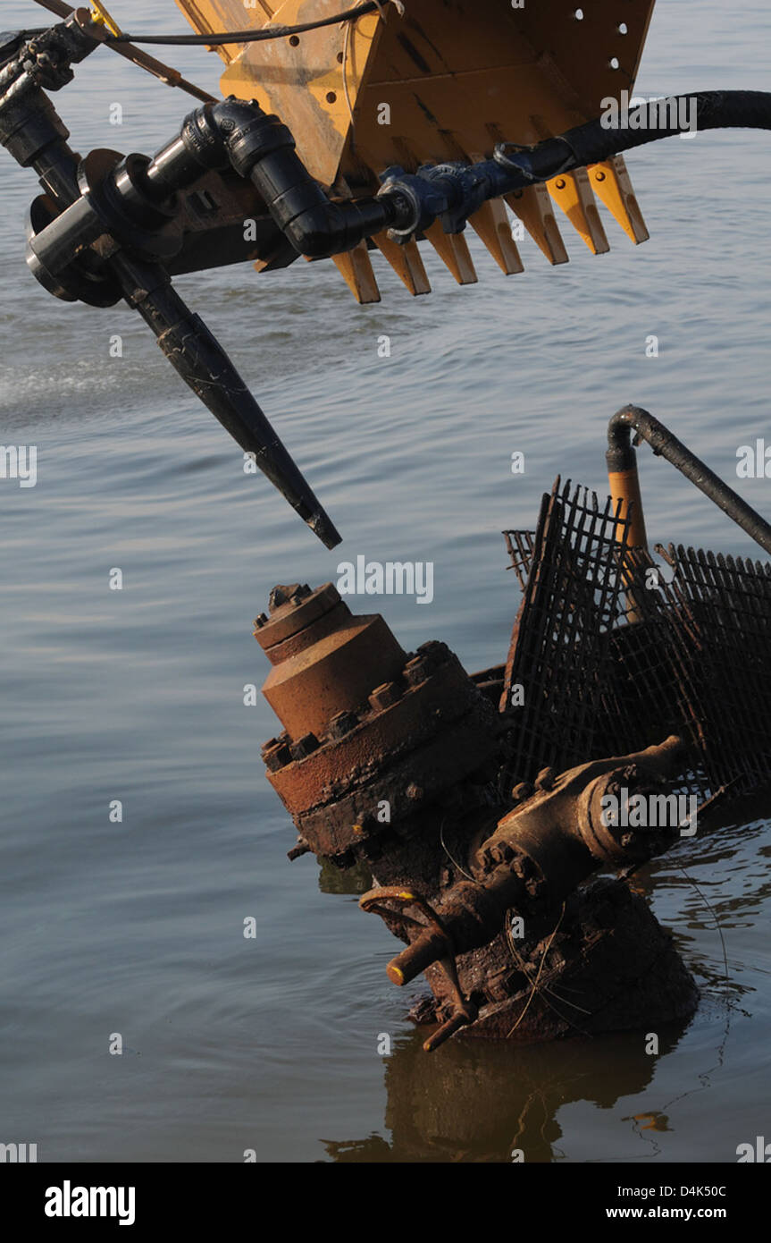 The U.S. Coast Guard responded to the shutdown of a wellhead in ...