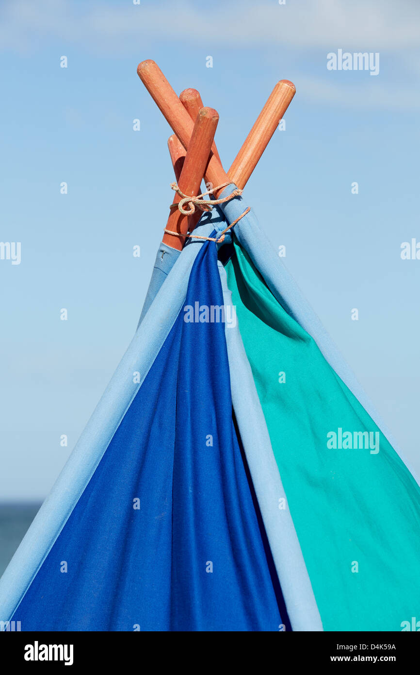 Coloured poles hi-res stock photography and images - Alamy