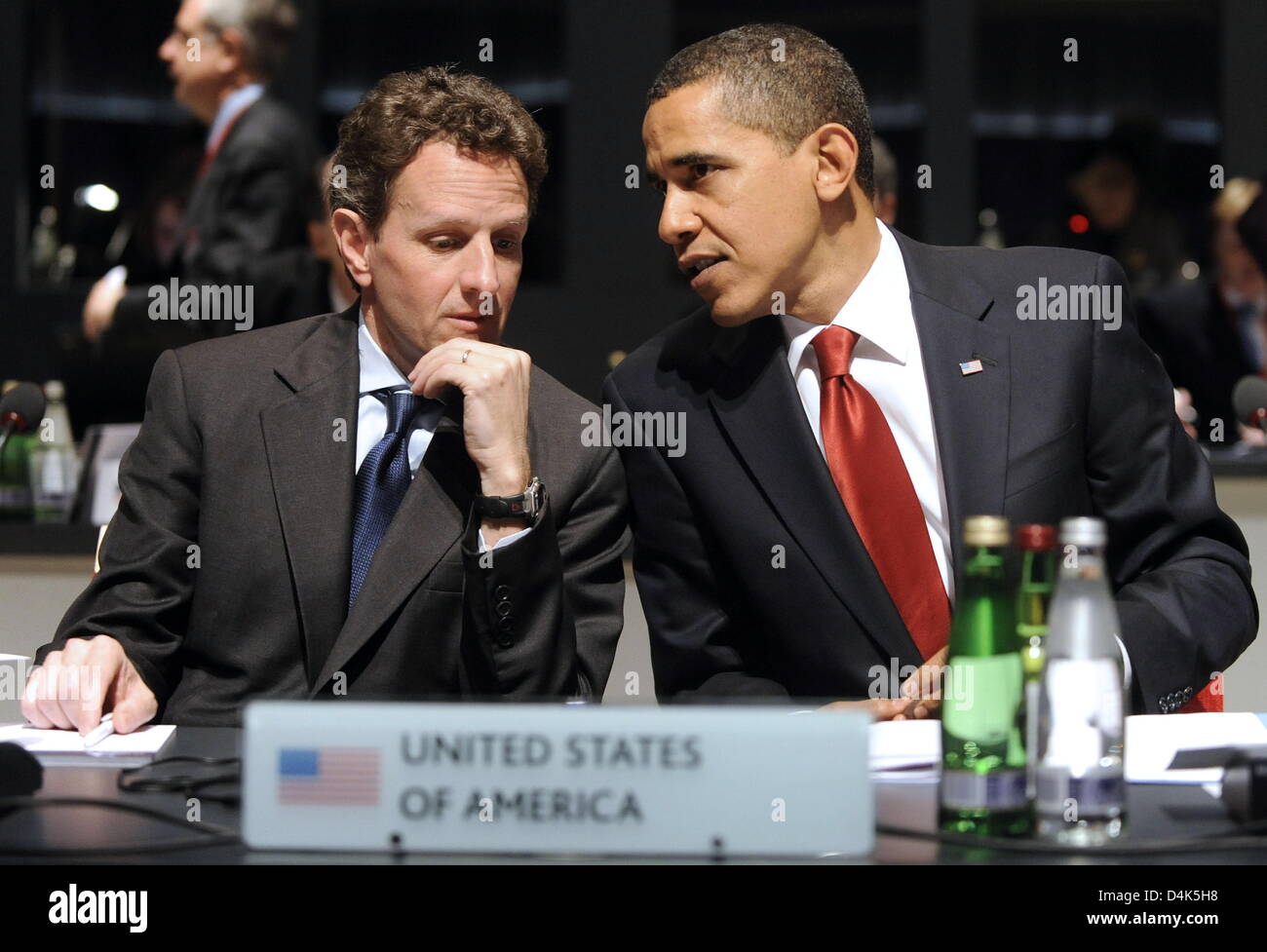 US President Barack Obama (R) and US Treasury Secretary Timothy ...