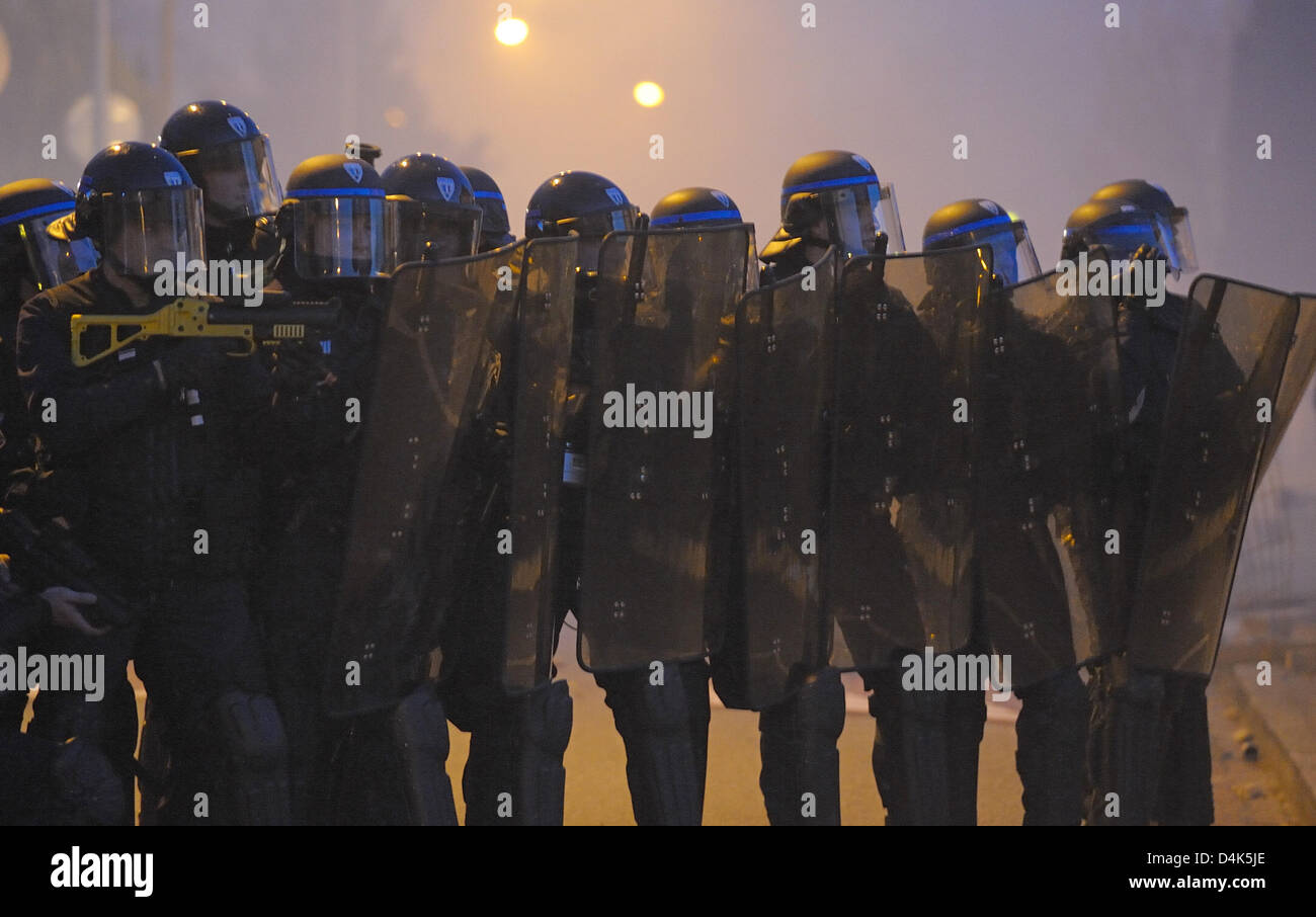 France riots hi-res stock photography and images - Alamy
